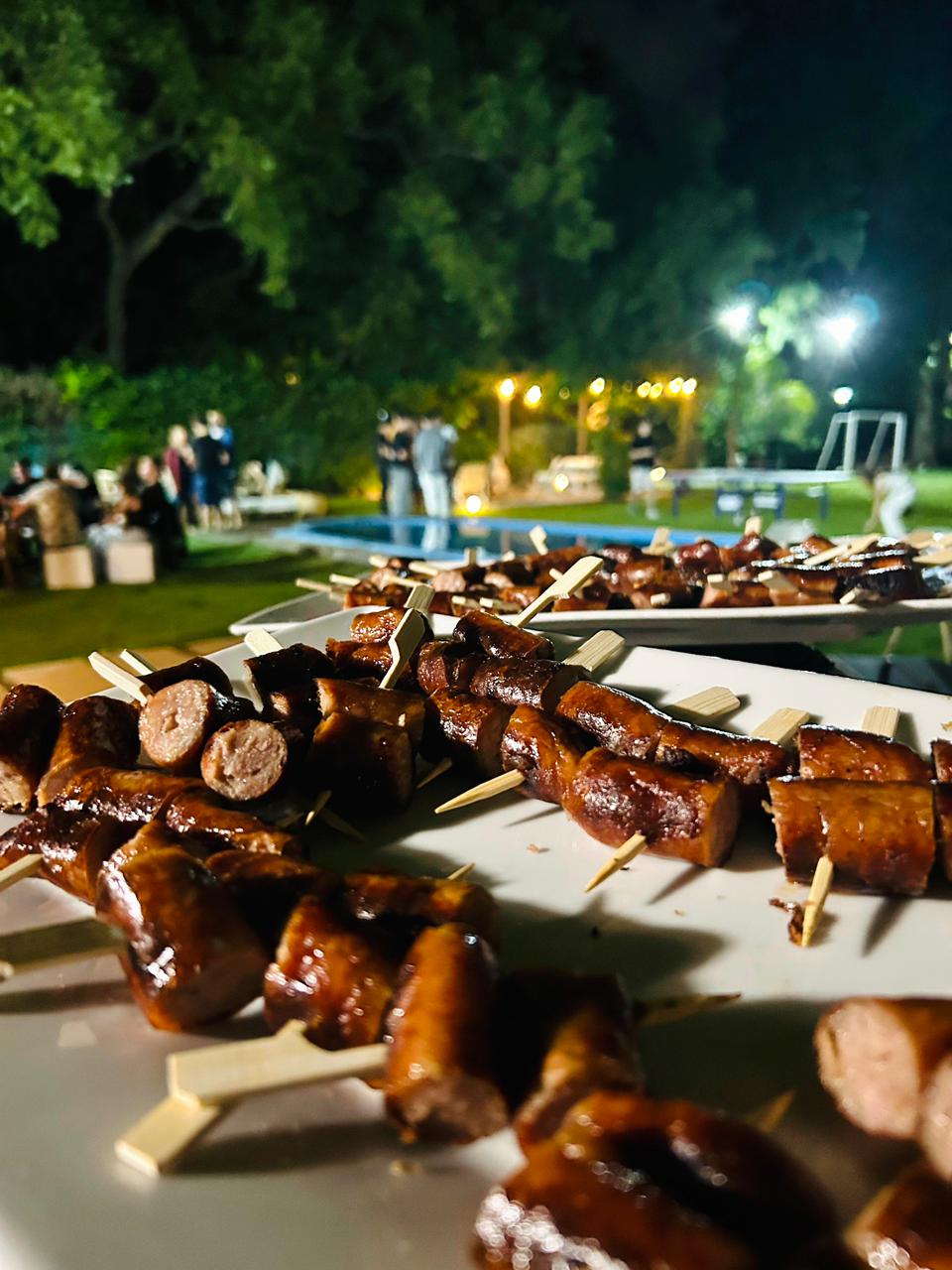 PIZZA BAY CATERING | ASADO al Pan y Chivito Uruguayo